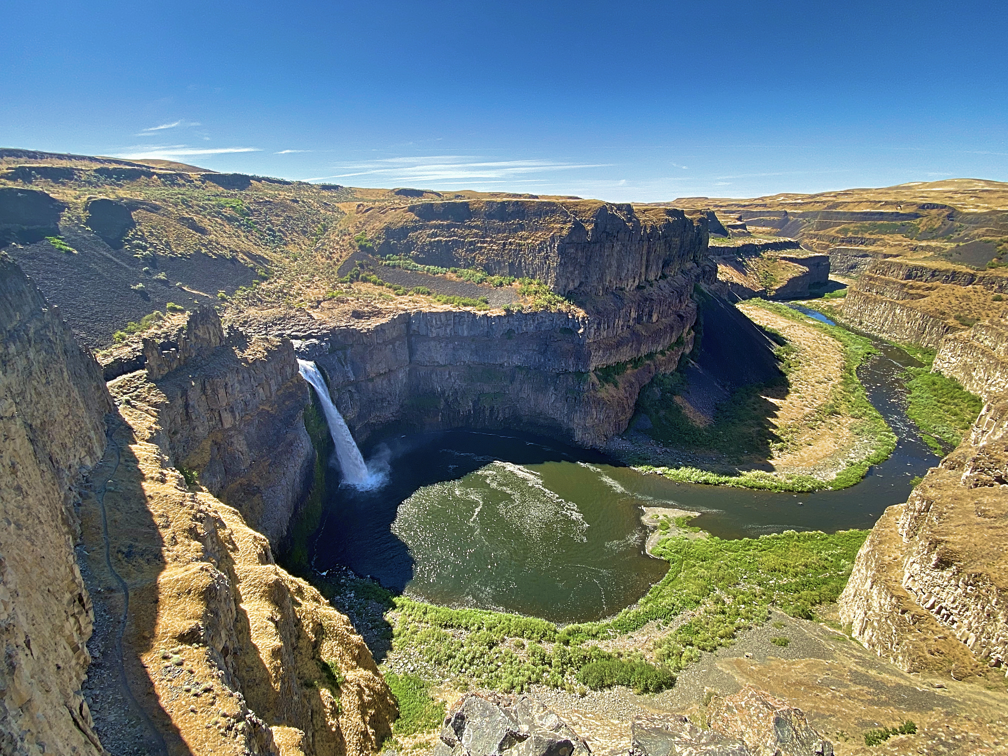 Where to Find Waterfall Hikes in Washington State • TheJJAdventures