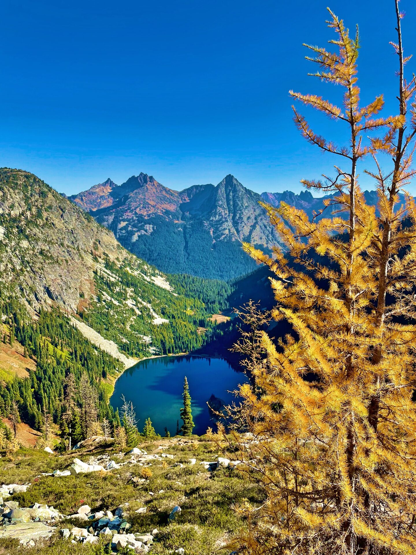 The 6 Most Spectacular Autumn Hikes in Washington State • TheJJAdventures